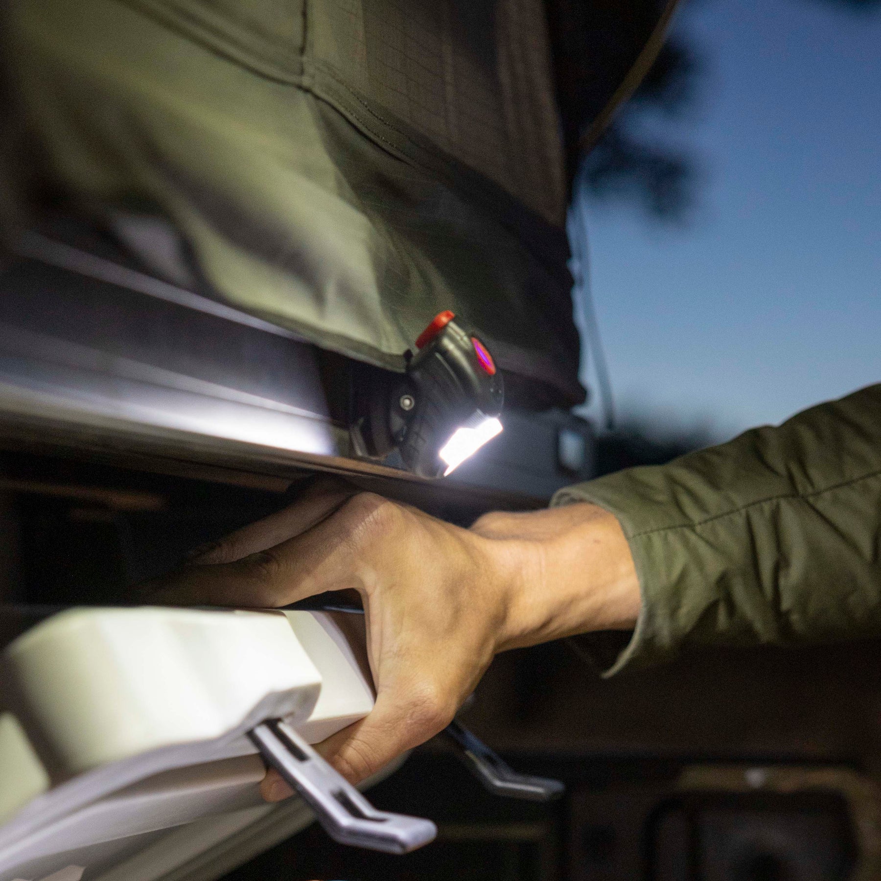 Pivot Pro 320 Multi-purpose Lighting System – NiteRider Technical Lighting